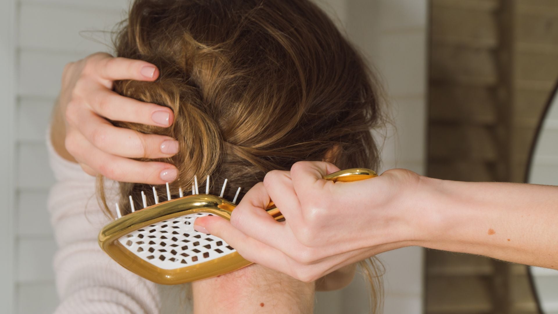 National Hair Day 2024: Haircare Tips for Every Hair Type – PEONY